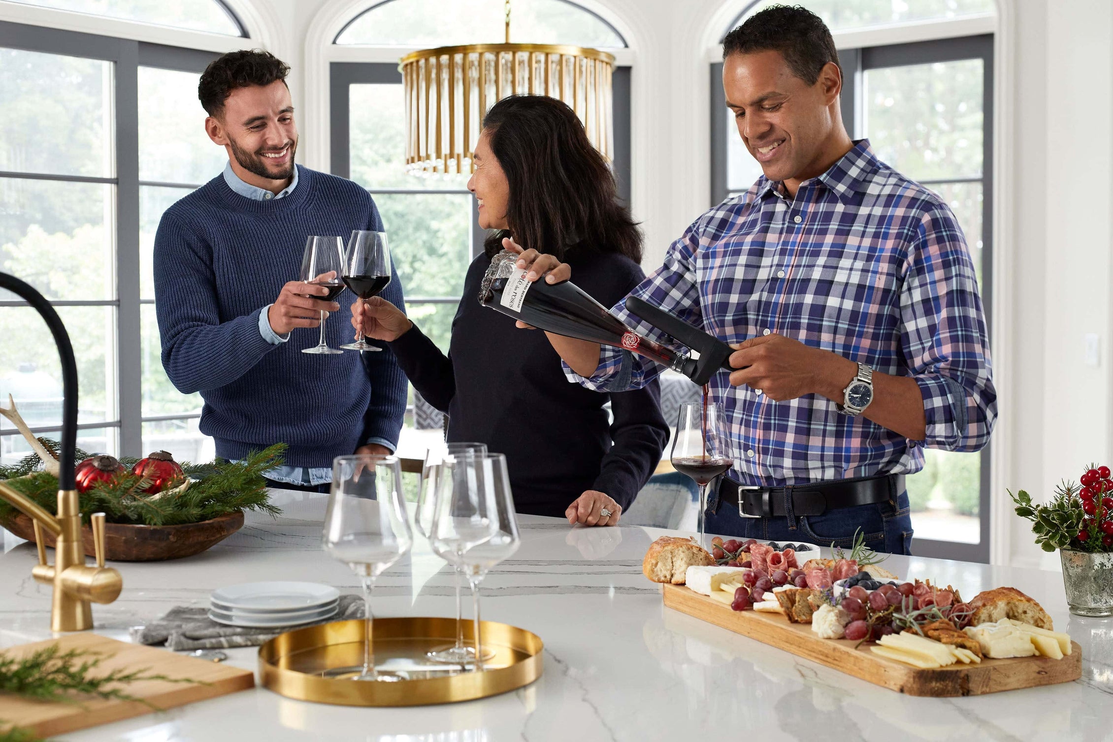 Pivot Plus Wine Preservation System | Coravin US